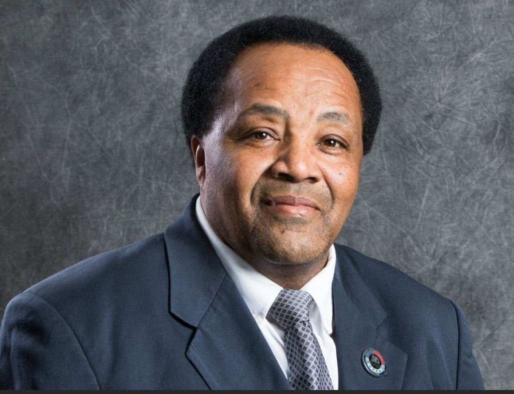 Andrew Holmes Chicago Net Worth 2024 | Personal Life, Wife, Age, Height and Others - Worth Collector